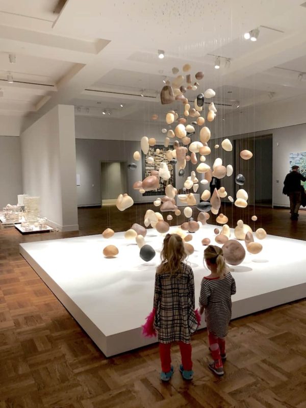 21 new ways to make the art museum with kids fun (for the whole family)